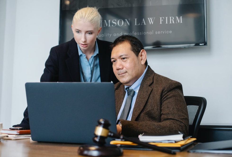 7 Best AI Tools for Lawyers and Legal Practitioners